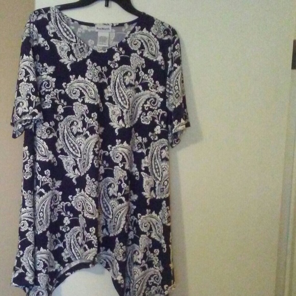 BonWorth | Tops | Navy Blue And White High Low Top | Poshmark